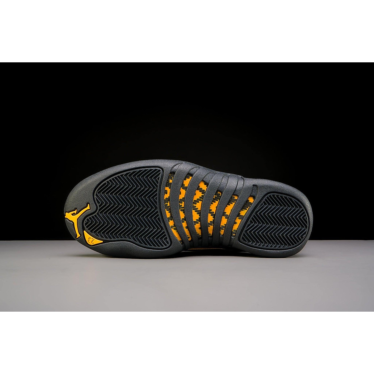 Jordan Men's 12 Retro Black Taxi Black/Taxi (CT8013 071) - 10.5