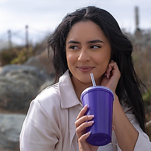 Rolling Sands 22 oz Reusable Plastic Cups with Lids, 10 Pack, USA Made Rainbow Tumblers; Includes 10 Reusable Straws; Dishwasher Safe