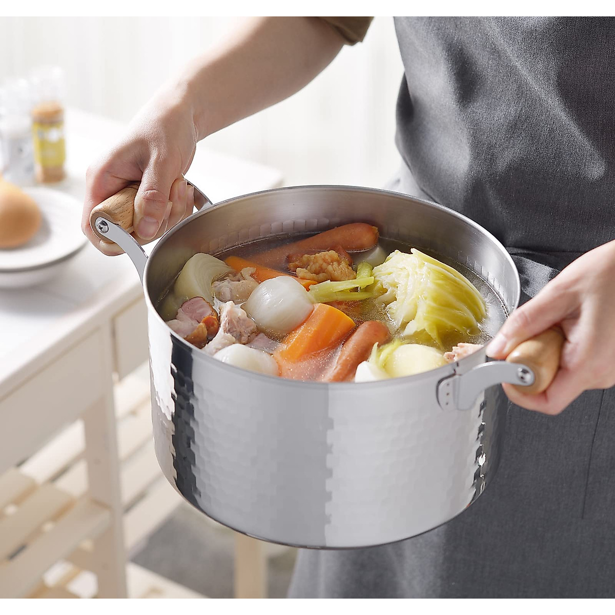 Yoshikawa YJ3302 Double-Handed Pot, 9.4 inches (24 cm), Wooden Handle Hammered Pot, Induction Compatible,