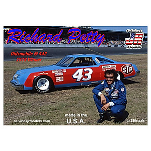 Salvinos Jr Models SJR1979D Nascar. Plastic Model kit