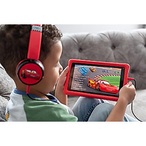 Pebble Gear Disney Pixar Cars Bundle - 7 Inch Children's Tablet with Bumper & Headphones, Parental Control, Blue Light Filter, 500+ Games, Apps, E-Books, 85 dB Volume Limiter