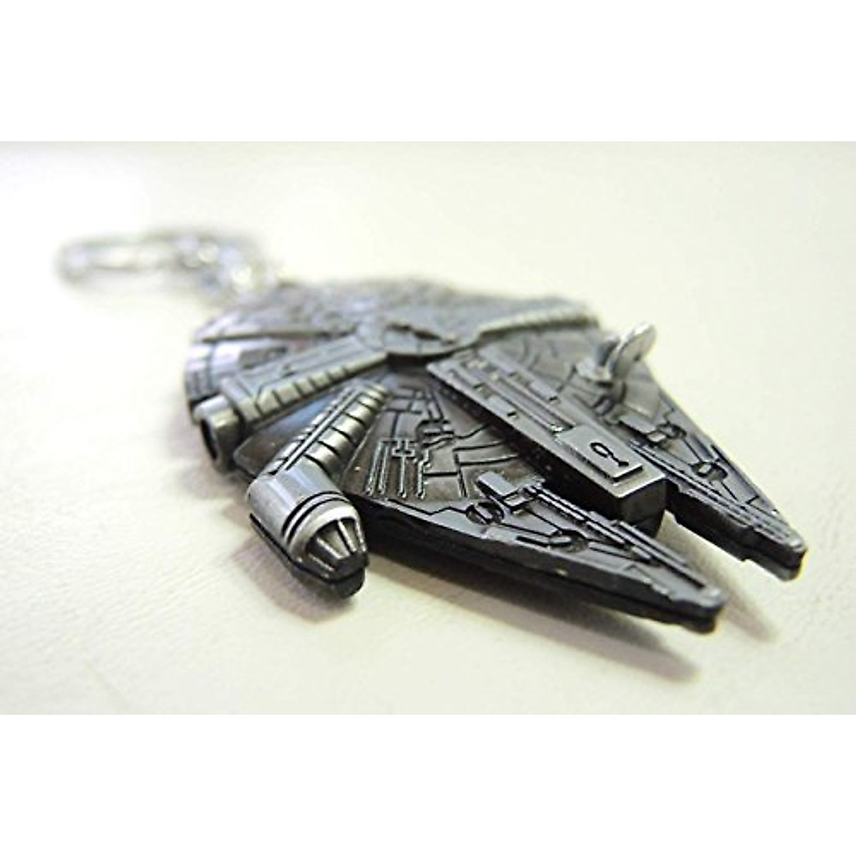 Star Wars Millennium Falcon Spaceship Alloy Keychain (Pewter)