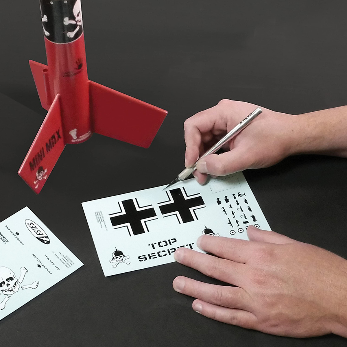 Estes Rockets 0651 Der Red Max Rocket Kit, Skill Level 1 Brown/a