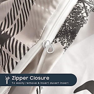 Wake In Cloud - Rustic Duvet Cover Set, Cabin Christmas Lodge Western Country Bear Deer Holiday RV Outdoor Winter Theme, Soft Lightweight Bedding, 3-Piece, Taupe Brown, King Size