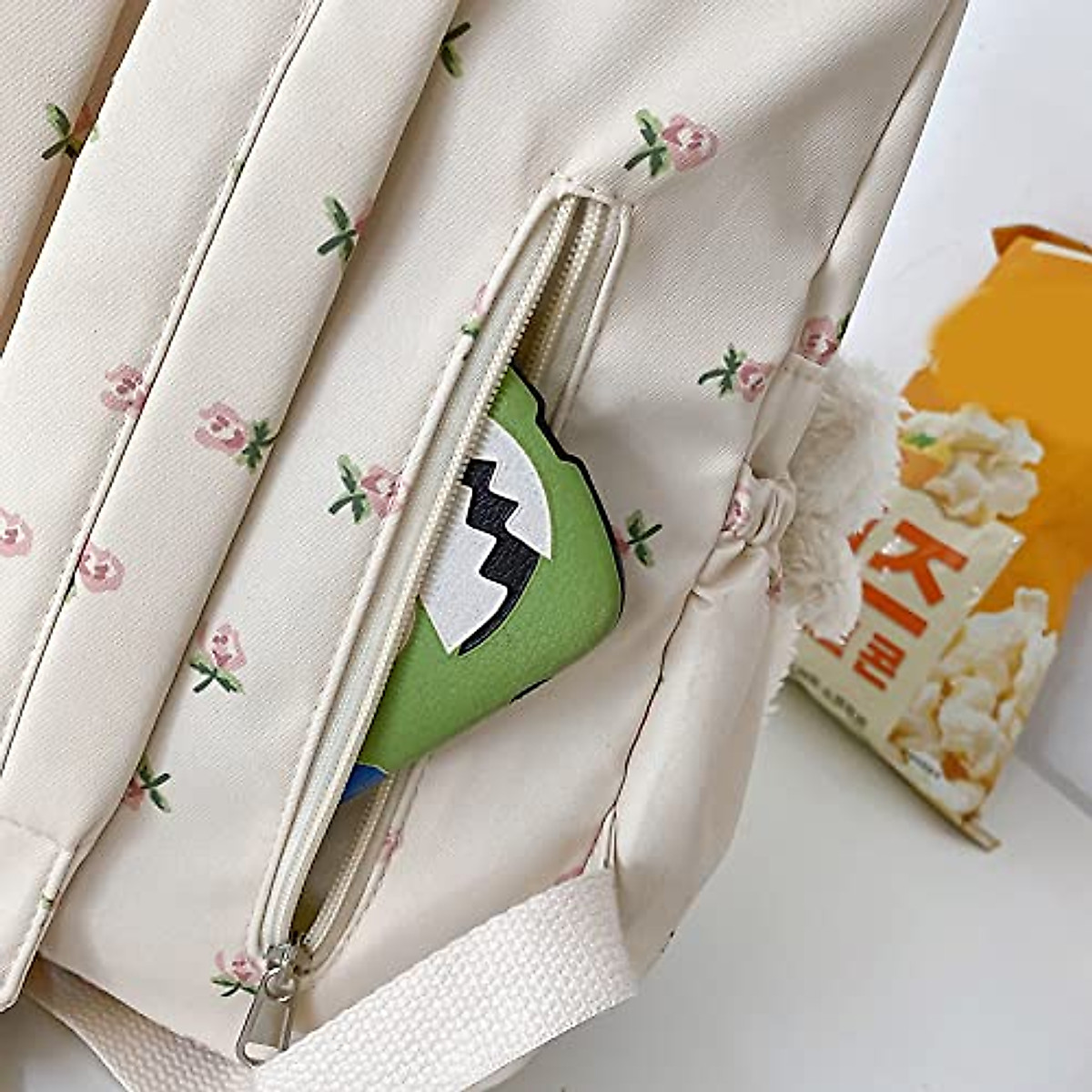 milochic Kawaii Backpack with Kawaii Plush Pendant Floral Prints Aesthetic Backpack for Women Large Capacity Simple Backpack for Travel Causal