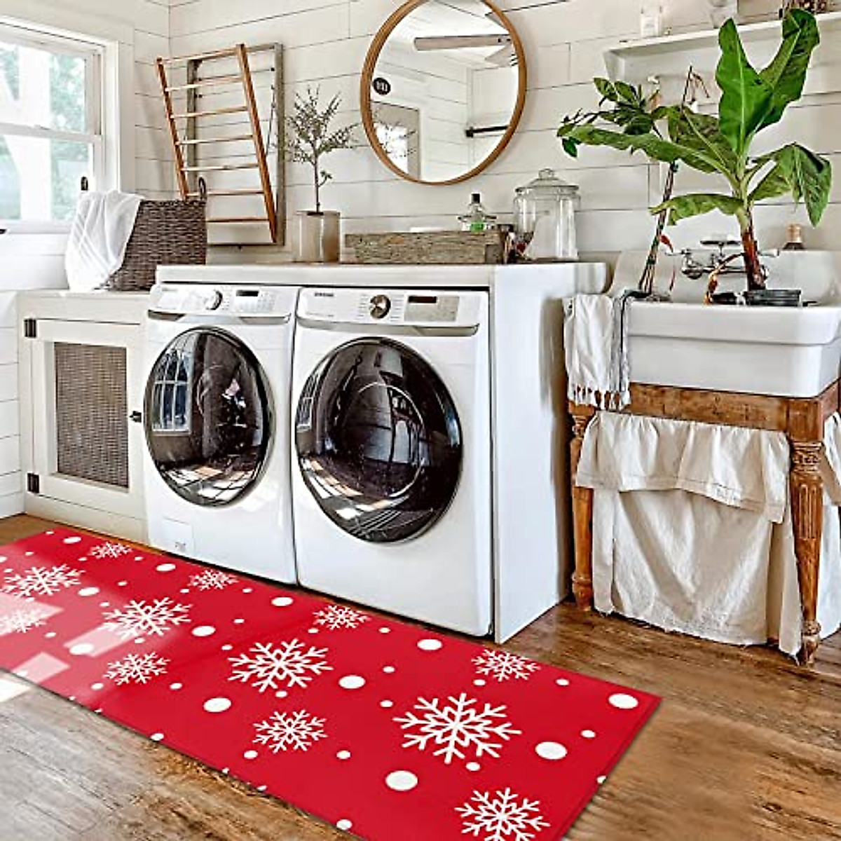 Miaklek Red Snowflakes Rugs for Kitchen Floor, Farmhouse Kitchen Mats Cushioned Anti Fatigue 1 Piece Set, Anti-Fatigue Mats Kitchen Runner Rug 18x47.2in, Seasonal Winter Christmas Holiday Decorations