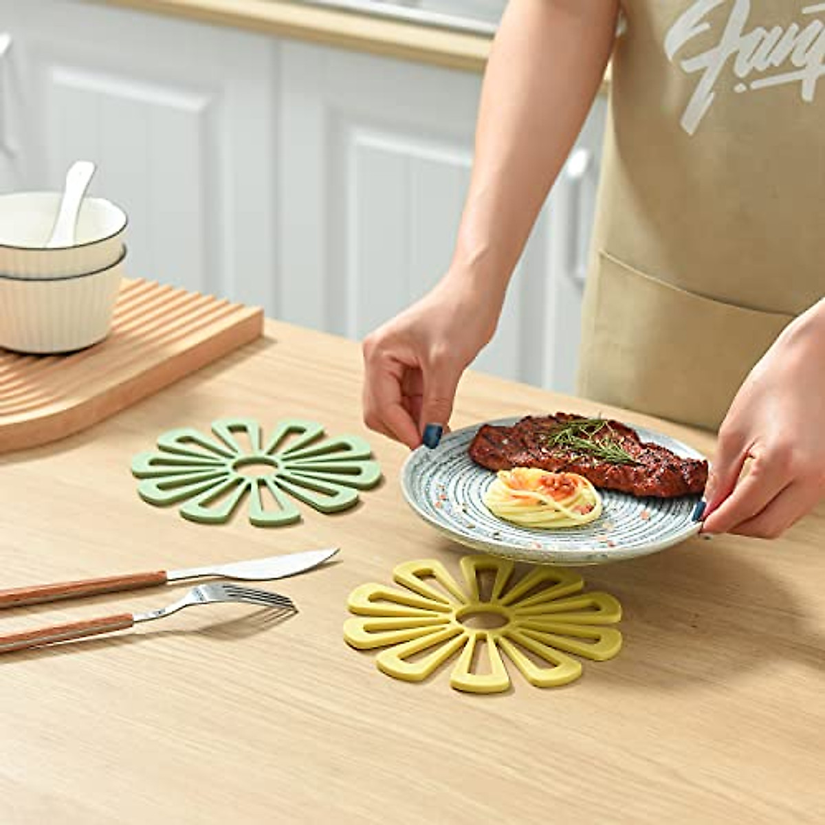 4PCS Silicone Trivet Mat, Heat Resistant Pot Holders, Multipurpose Non-Slip Kitchen Hot Pads for Countertops & Tables, Kitchen Trivets for Hot Dishes & Cookware, Hot Pot Holder for Pots & Pans
