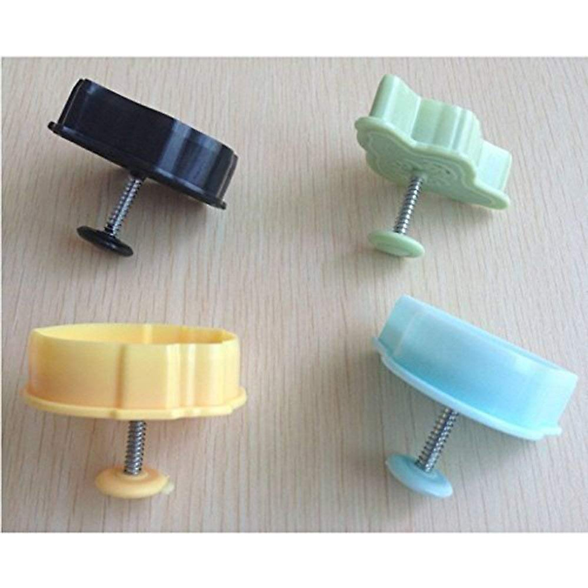 Set of 4 Star Wars Plunger Cookie Cutters - Darth Vader, C-3PO, Yoda and Chewbacca - Amazing Cake Mold Decoration Tool For Baking in Kitchen - Multi-Colour