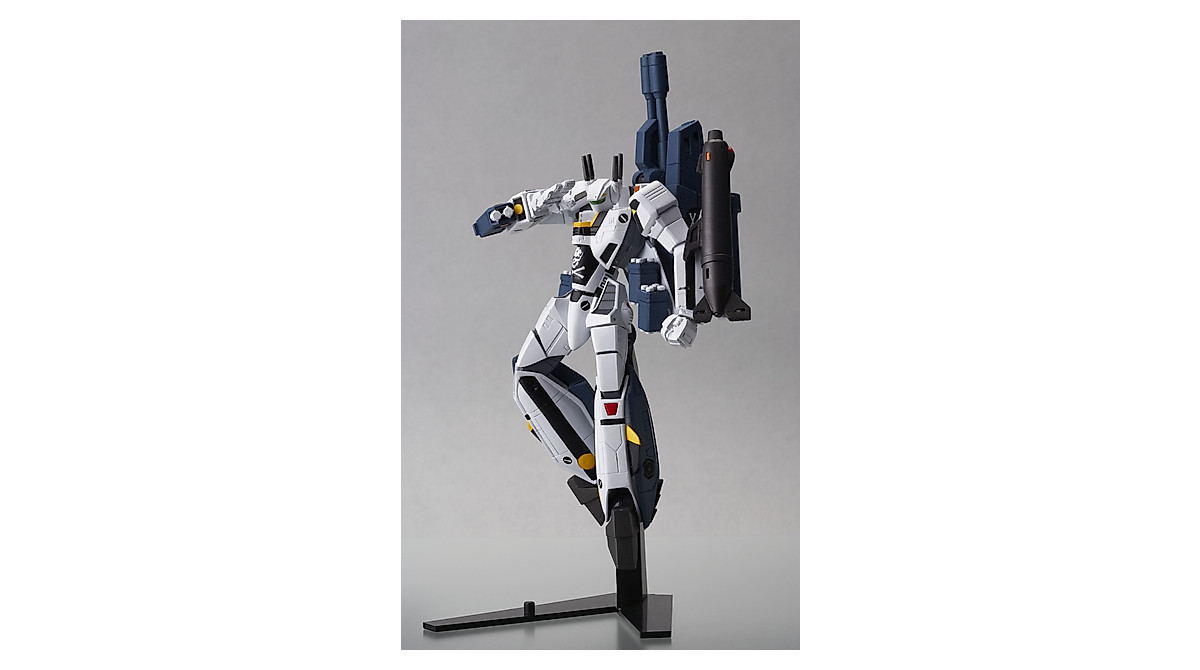 Revoltech Roy Focker VF-1S Valkyrie Action Figure | Kaiyodo Macross