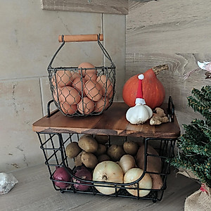 CVHOMEDECO. Round Chicken Wire Egg Basket Fruit Basket with Wooden Handle Primitives Vintage Gathering Basket. Rusty
