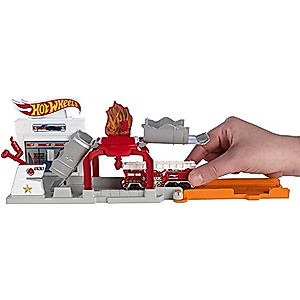 Hot Wheels Blaze Blast Playset Vehicle