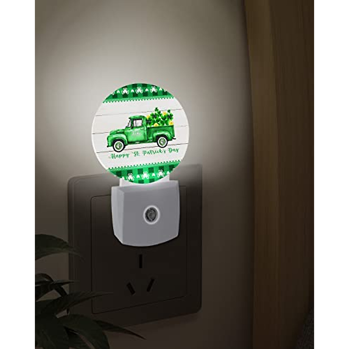 Night Light Plug into Wall, LED Nightlights St. Patrick's Day Green Truck Lucky Shamrocks Wood Grain Small Nightlight Auto Dusk-to-Dawn Sensor Lamp LED Night Lights for Kid's Bedroom, Bathroom