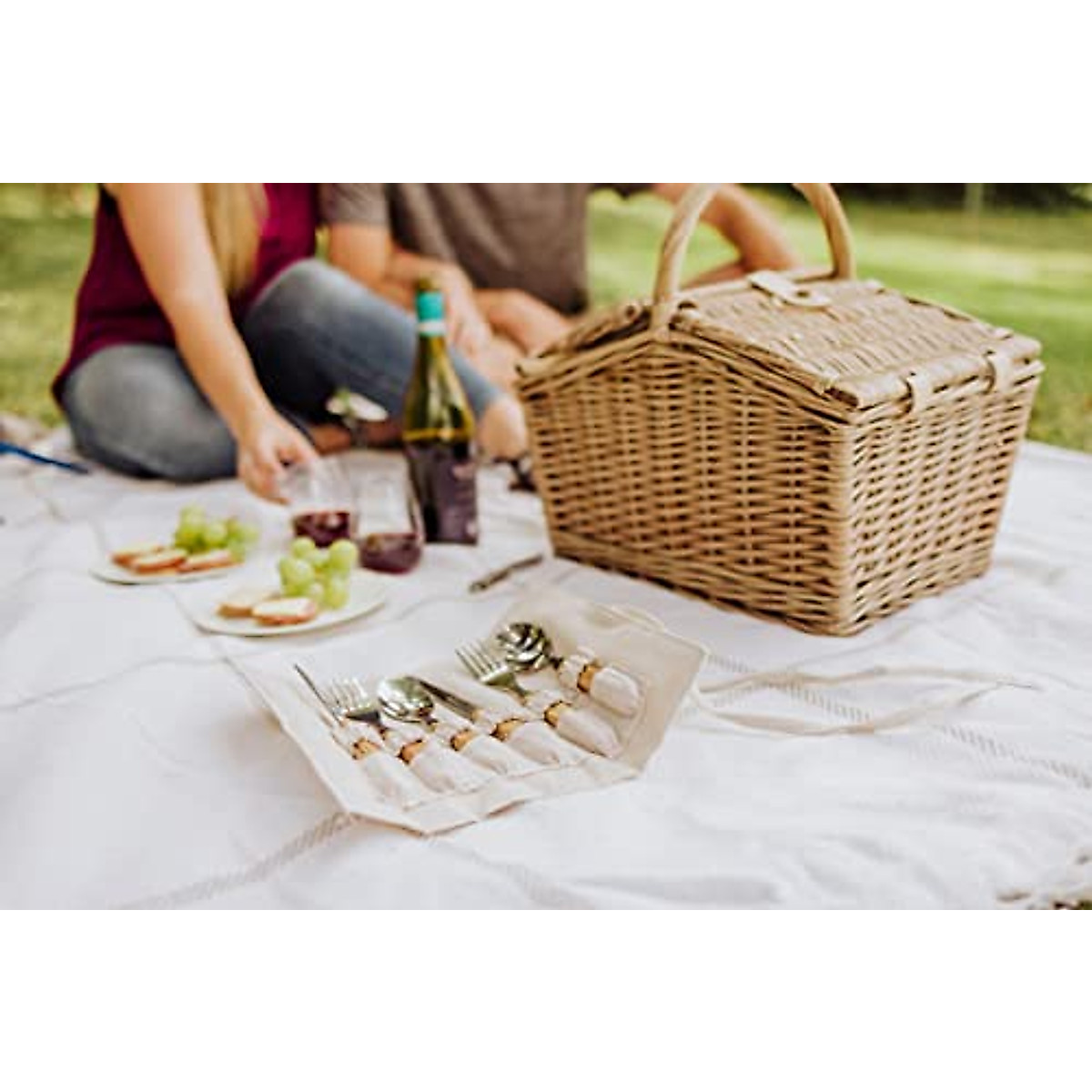 PICNIC TIME Piccadilly Picnic Basket - Romantic Picnic Basket for 2 with Picnic Set, (Natural Canvas)