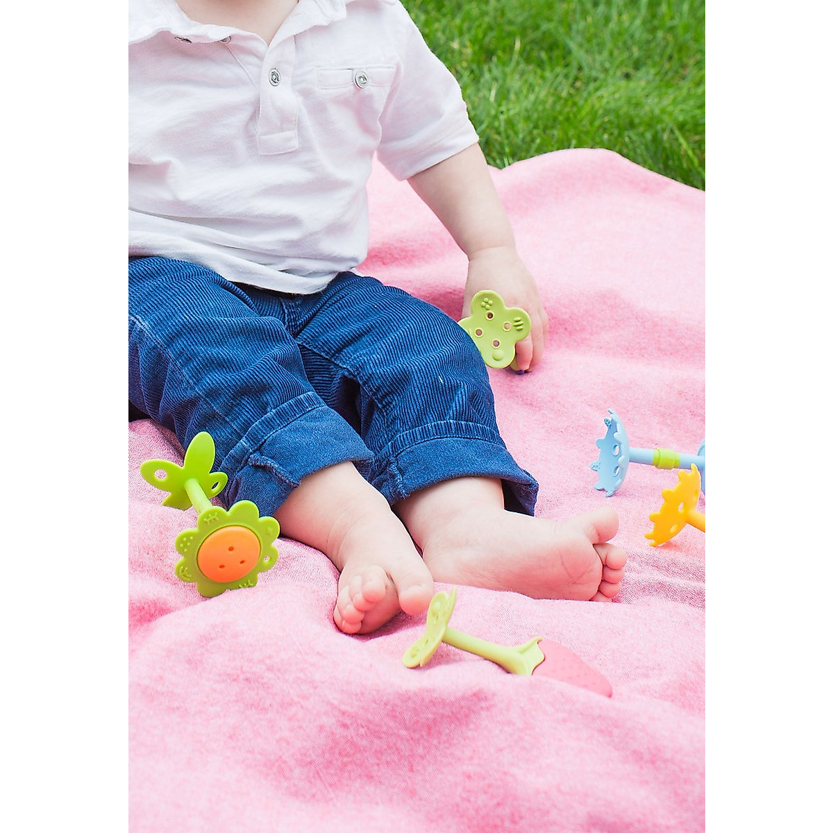 Innobaby Original Teethin' Smart EZ Grip Flower Teether Rattle and Sensory Toy for Babies and Toddlers. BPA Free Teether