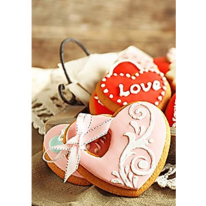 Fox Run Heart Shaped Cookie Cutters, 5-Piece Set with Storage Tin Included, Stainless Steel
