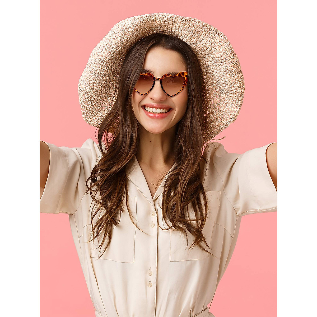 4 Pairs Heart Shaped Sunglasses Goggle Vintage Cat Eye Sunglasses Mod Style Retro Glasses with 4 Pieces Glasses Cloth 4 Pieces Flannel Bag for Party Supplies