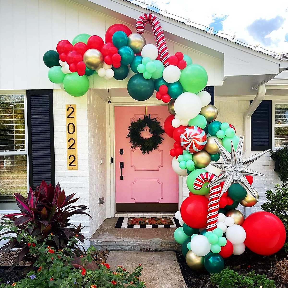CboDeco Christmas Balloon Garland Arch Kit with 125pcs Balloons (Red, Green, White) for Christmas Party Decorations