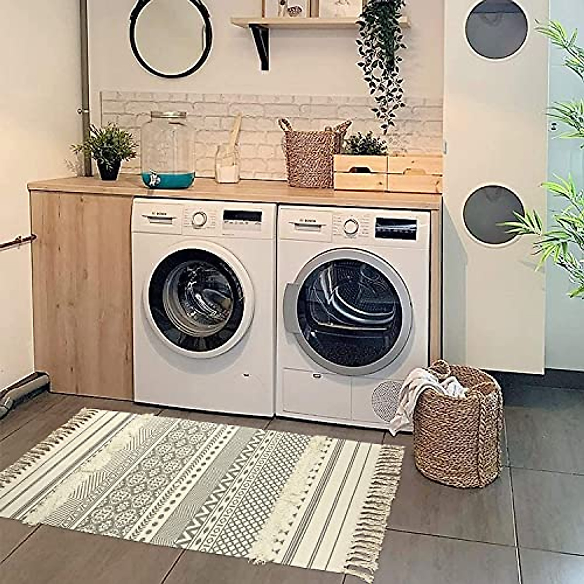 Seavish Boho Runner Rug,2x4.4 Cotton Area Rug Bedroom Rug Tufted Bohemian Geometric Hand Woven Fringe Throw Rugs Shag Accent Tassel Rug for Indoor Bathroom Kitchen Laundry Dorm