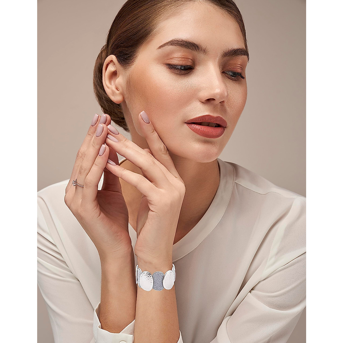 LENOOCLE Hammered Druzy Bracelet Silver Glitter Chunky Stretch Bracelet Statement Elastic Bracelet Bangle for Women Girls Christmas Jewelry Gifts(Silver)