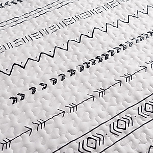 DURLENGEN White Quilt Set King Size 3Pcs,Bohemian Design with White & Black Geometric Pattern Printed on White, All Season Lightweight Coverlet Sets(King 106x96,Boho White)