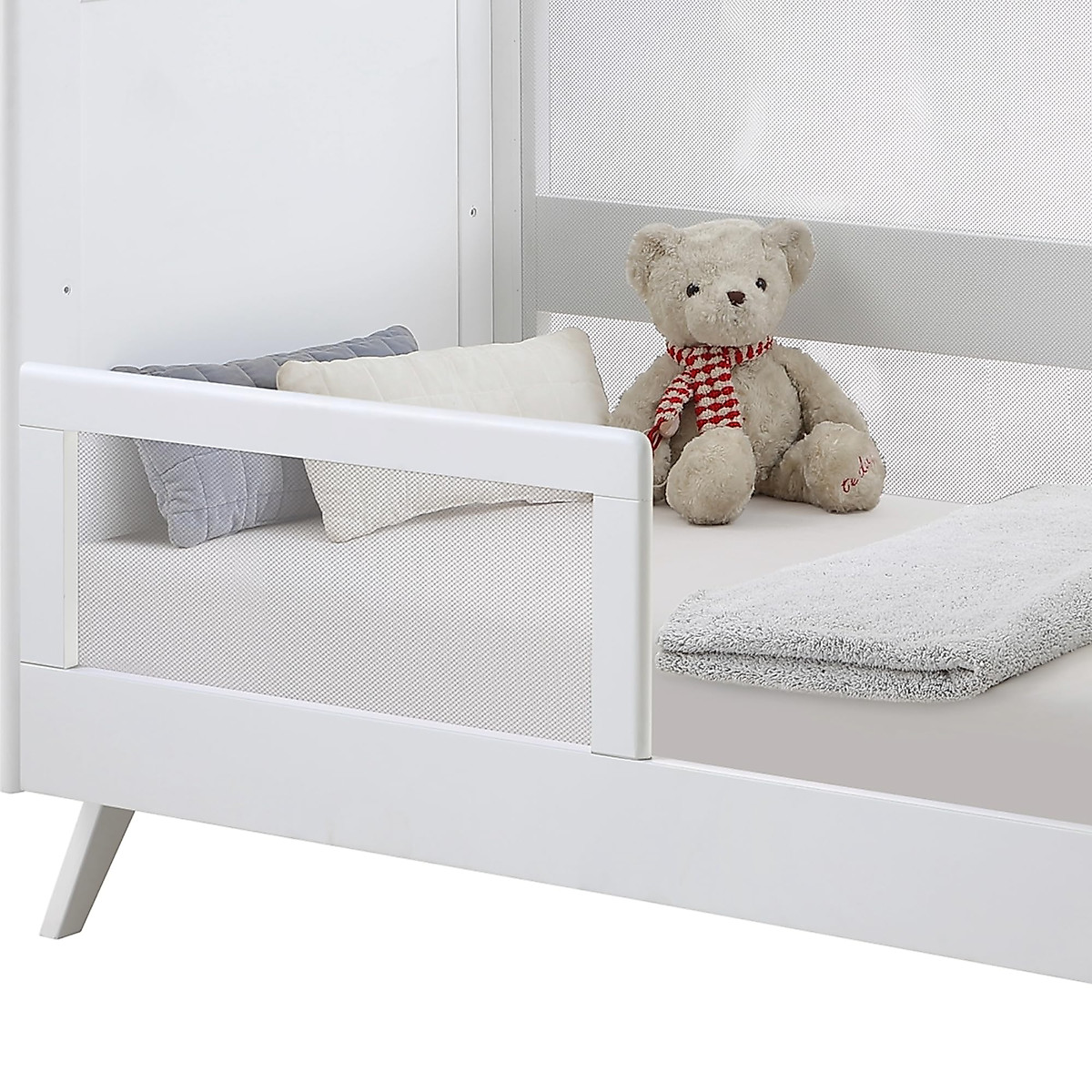 BreathableBaby Breathable Mesh Toddler Bed Conversion Kit for 3-in-1 Convertible Crib — White — Guardrail — Greenguard Gold Certified