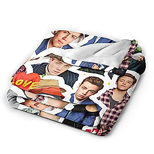 Blanket Ethan Cutkosky as Carl Gallagher Soft and Comfortable Warm Fleece Blanket for Sofa,Office Bed car Camp Couch Cozy Plush Throw Blankets Beach Blankets …