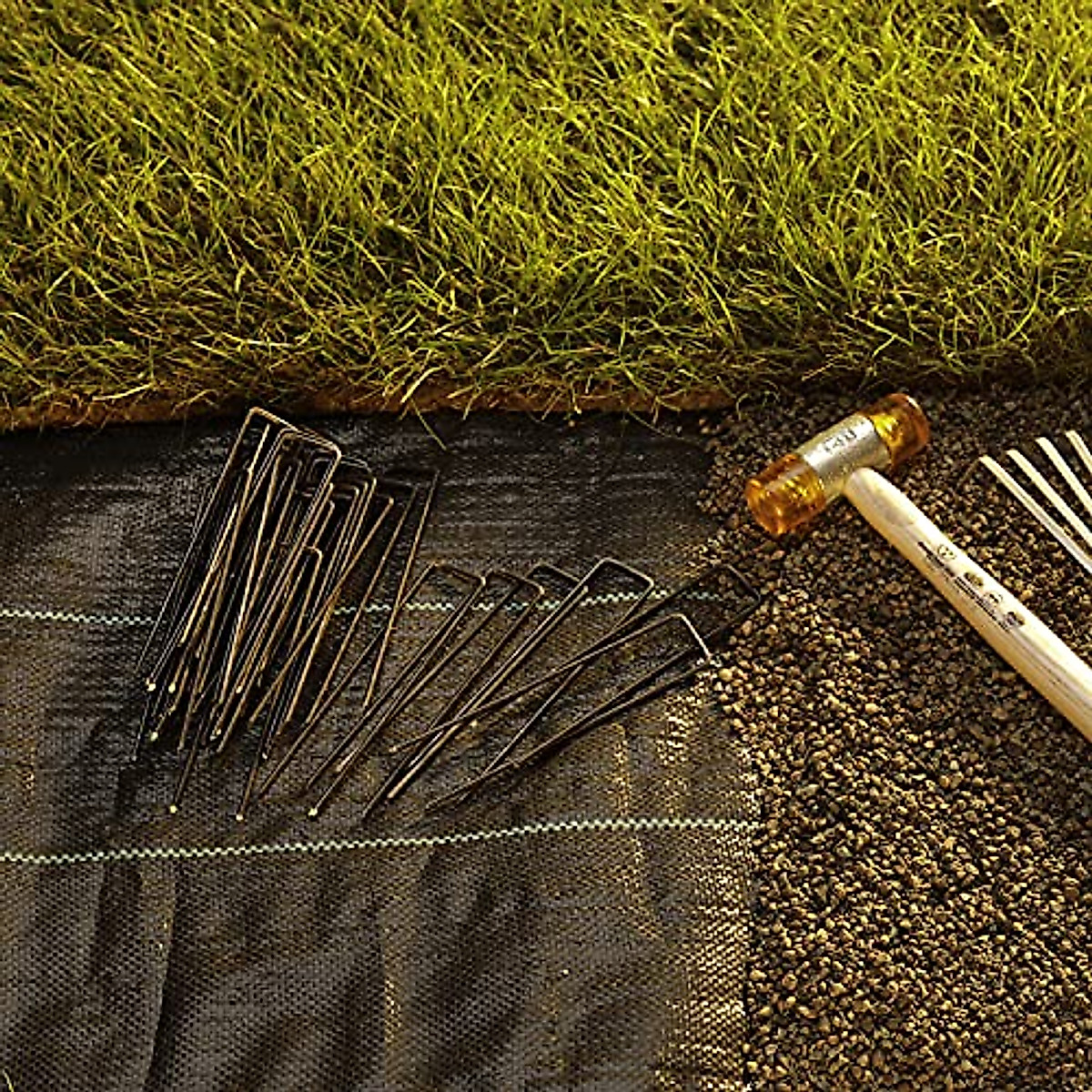 GardenMate 100-Pack 6'' 11 Gauge Heavy-Duty U-Shaped Garden Securing Stakes/Spikes/Pins/Pegs - Sod Staples for Anchoring Landscape Fabric