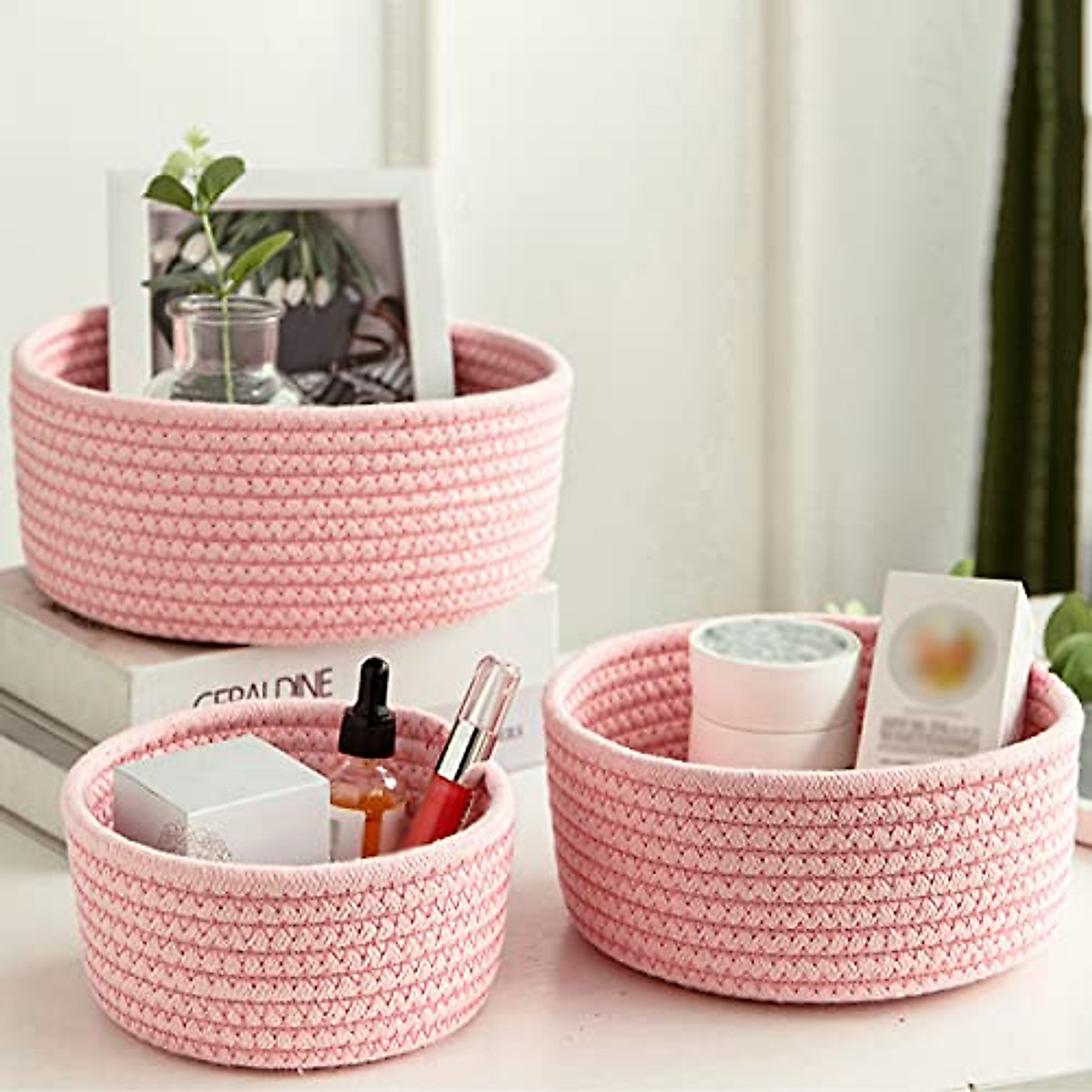 SLDHFE Small Woven Storage Cotton Rope Basket, Cute Round Mini Pink Montessori Tray Decorative Shallow Felt Baskets for Organizing Shelves Decor