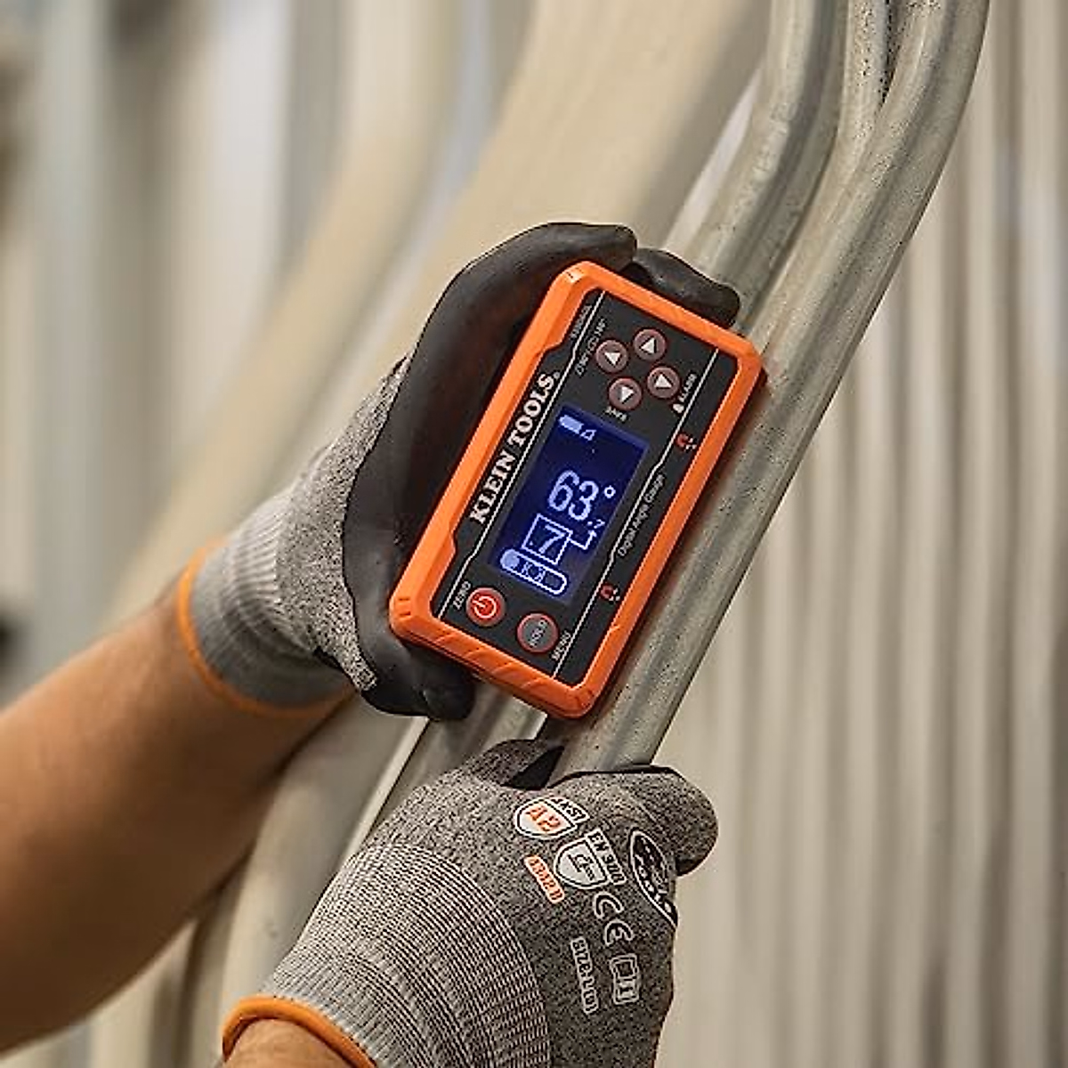 Klein Tools 935DAGL Digital Level Angle Finder with Programmable Angles, Measures 0 - 90 and 0 - 180 Degree or Dual Axis Bullseye Ranges