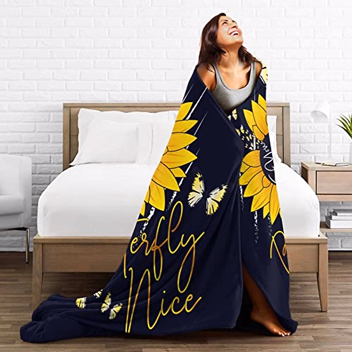 Ultra Soft Blanket Sunflower and Butterfly Throws Blanket Plush Fuzzy Lightweight Couch Sofa Bed Warm Cozy Flannel Blanket for Kids and Adults Gift 50 X 40