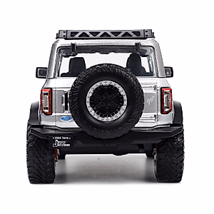 Jada Toys Just Trucks 1:24 2021 Ford Bronco Die-cast Car Gray with Tire Rack, Toys for Kids and Adults