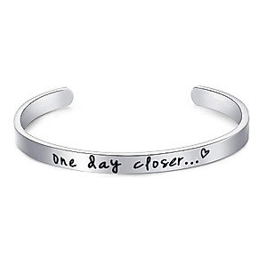 LParkin One Day Closer Bracelet Deployment Gift Military Jewelry Gifts for Wife Girlfriend Long Distance Relationship Jewelry