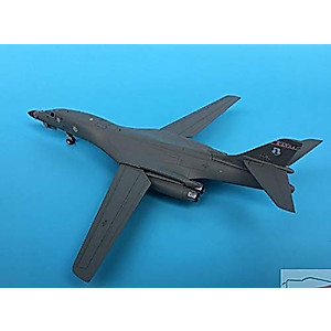 Herpa Wings USA B-1B B-1 Bomber Lancer 85-0064 127th Bomb Squadron McConnell Air Force Base 1/200 diecast Plane Model Aircraft