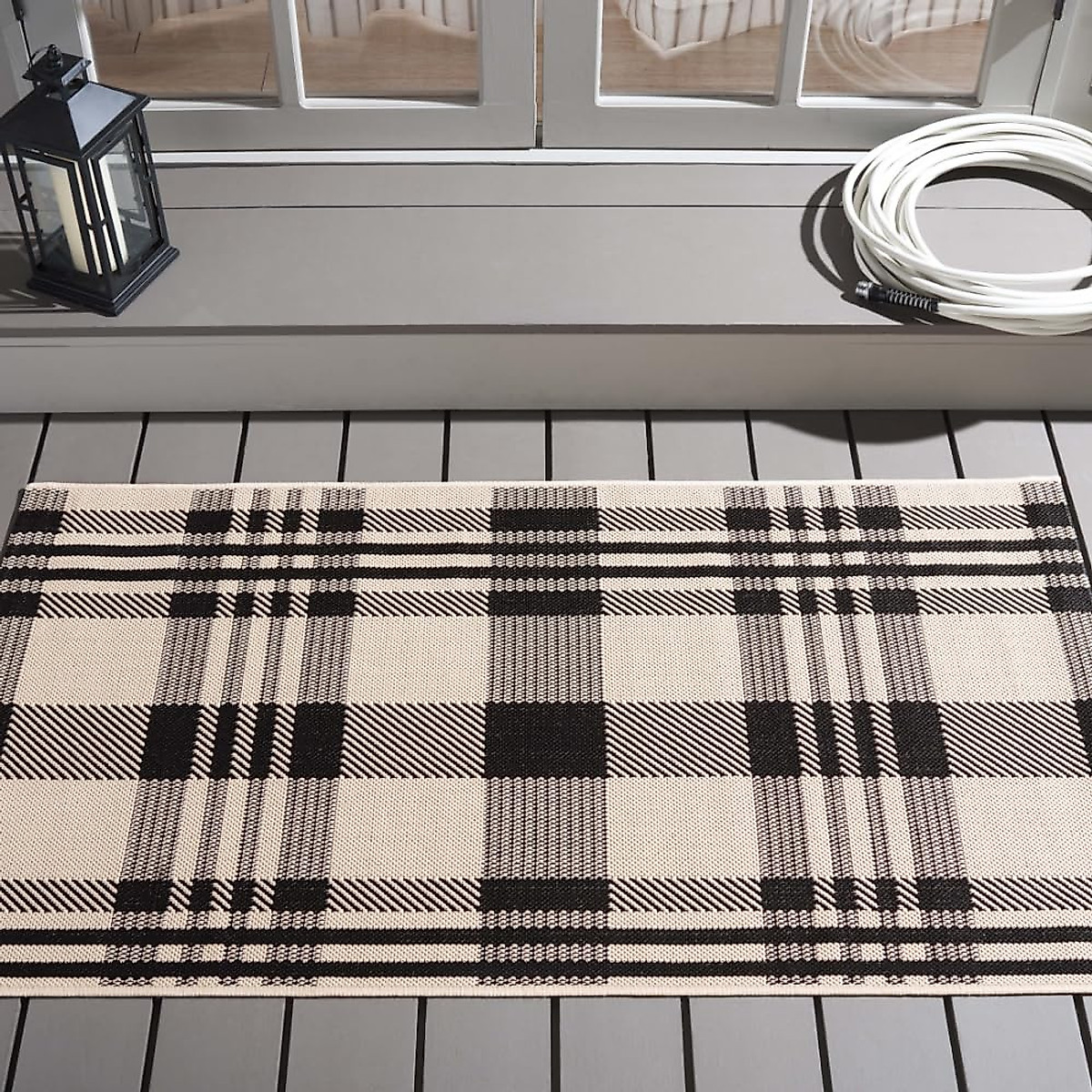 Safavieh Courtyard Benjamin Indoor/Outdoor Area Rug