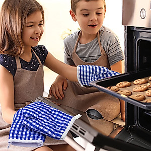 DOERDO 2 Pack Kid Oven Mitts for Children Heat Resistant Kitchen Mitts, Great for Cooking Baking, Age 4-12 (7"x4.7", Blue)