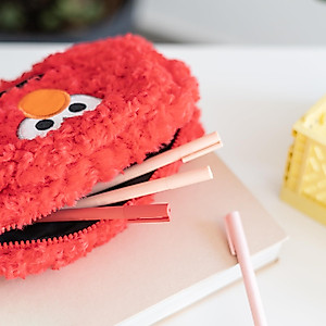 Grupo Erik Sesame Street Elmo Plush Pencil Case | Kids Pencil Case | 8.3 x 5.3 x 1.6 inches - 21 x 13.5 x 4 cm | Cosmetic Case | Large Pencil Case | Elmo Toys | Sesame Street Toys