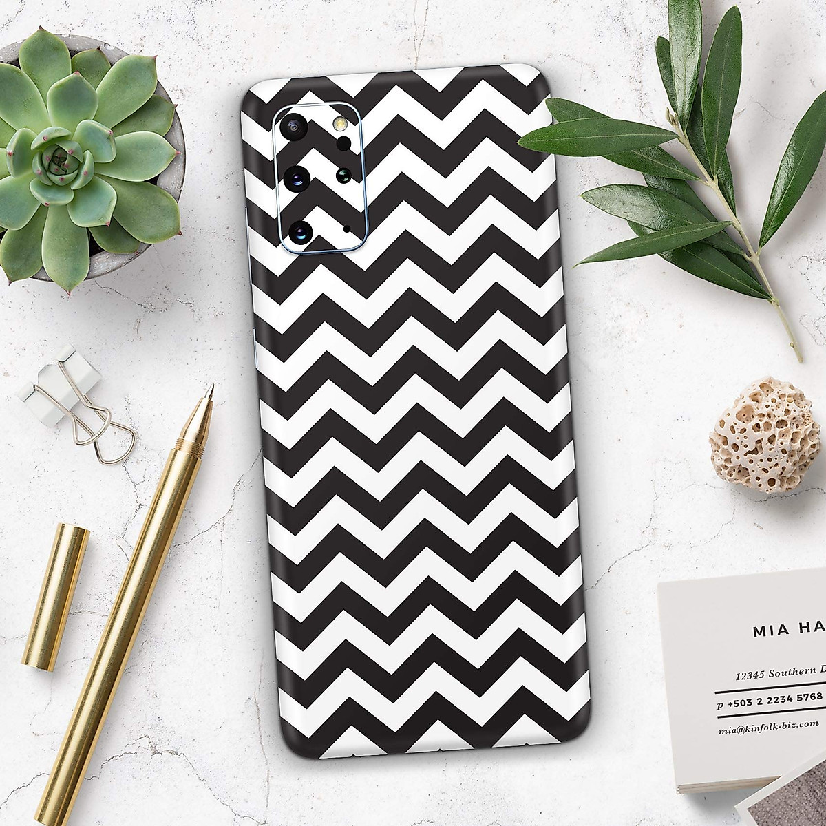 DesignSkinz Black and White Zigzag Chevron Pattern Protective Vinyl Decal Wrap Skin Cover Compatible with The Samsung Galaxy S20 (Screen Trim & Back Glass Skin)