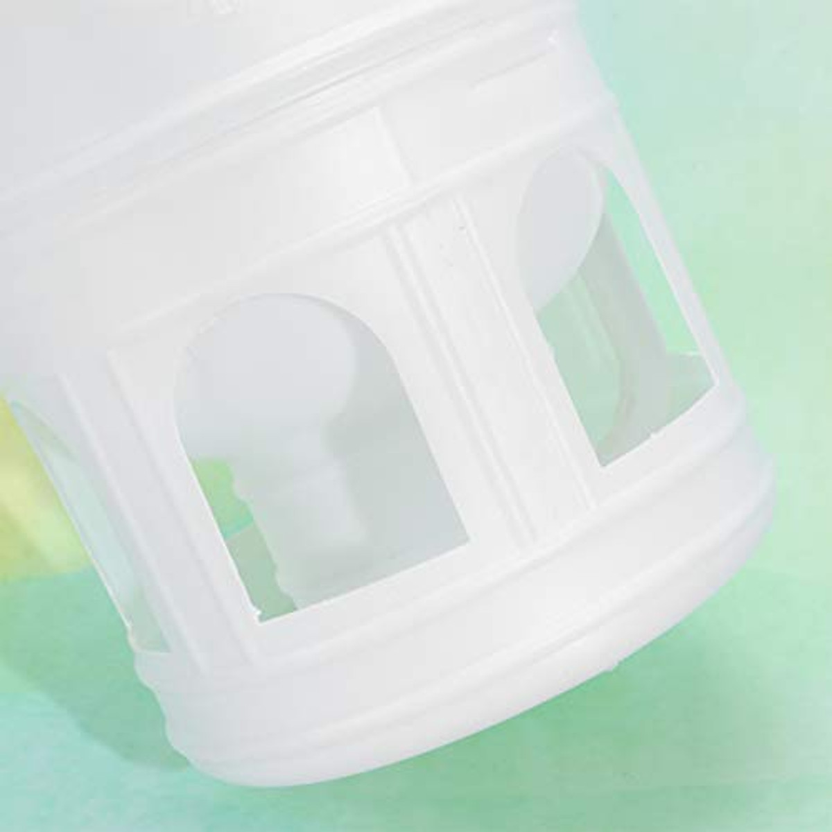 TEHAUX Pigeon Water Feeder, Bird Water Drinker 3L Bird Water Dispenser Automatic Feeder Hanging Water Bottles for Pigeon (White)