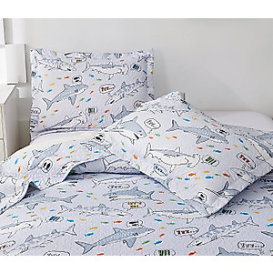 Beach Bedding Kids Twin Size Quilt Set Shark Quilt Bedding Summer Cool Lightweight Quilt Coastal Bedding Reversible Quilt Bedspread Ocean Quilt Grey Shark Animal Quilts Coverlet with Pillow Shams