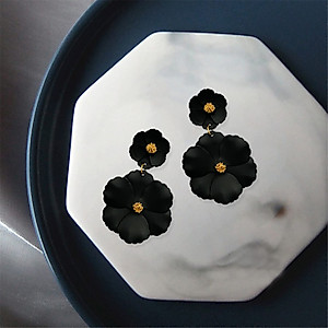 WUWEIJIAJIA Boho Flower Stud Earrings with White Pearl for Women Lover and Friends Flower Shaped Daisy Dangle Drop Earrings with Gold Flower Bud (3-Black)