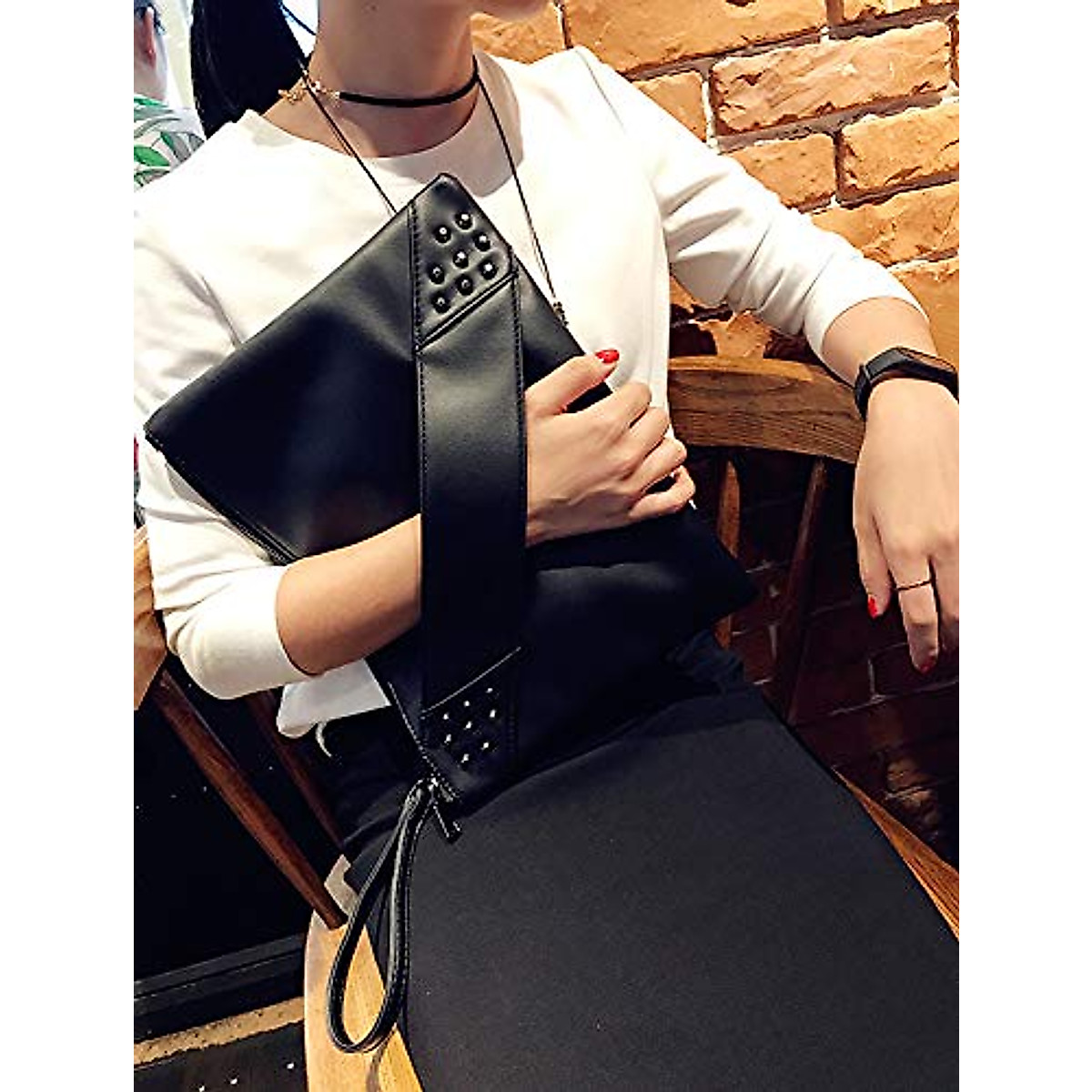 NIGEDU Fashion Women Clutches Rivet PU Leather Crossbody Bag Envelope Clutch Purse with Hand Strap (Black)
