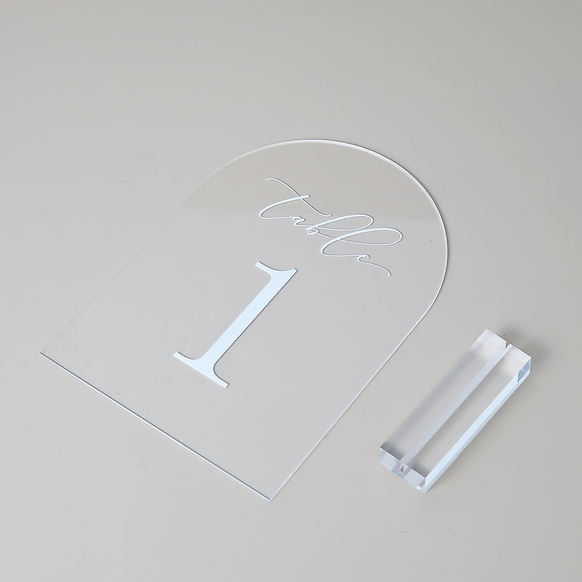 JINMURY Clear Arch Table Numbers for Wedding, 5x7 Inch Arched Acrylic Table Numbers 1-15 with Acrylic Stands, Clear Acrylic Arch Tabletop Sign with Holder for Centerpiece, Reception, Wedding, Party,