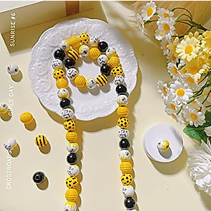 180 Pcs 16mm Bee Wood Beads-Yellow Black White Spring Summer Loose Beads,Bee Honeycomb Wooden Beads for Craft and Jewelry Making,Bee Themed Rustic Beads for Bee Day Tiered Tray Garland Decorations