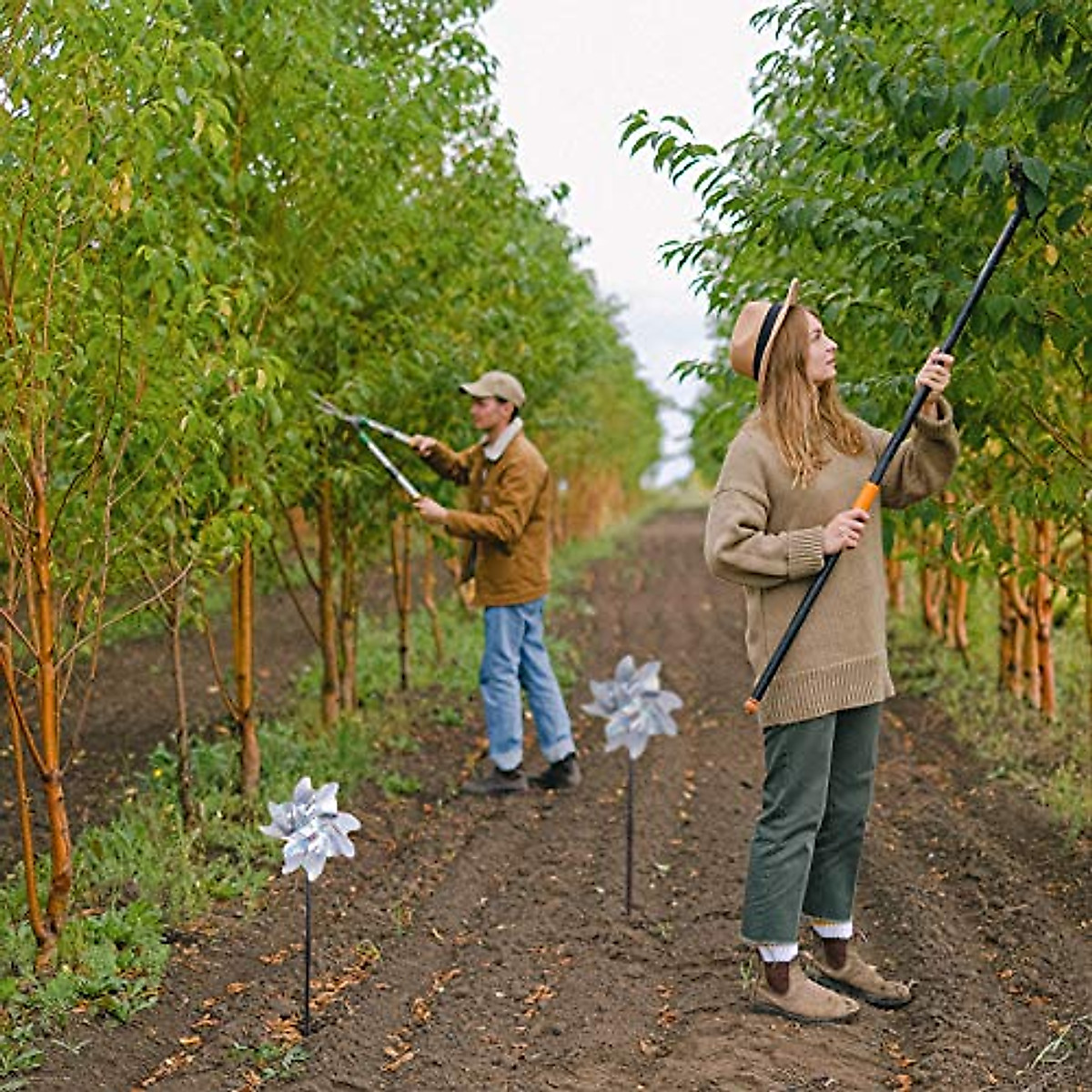 Hemoton 2pcs Garden Wind Spinners Bird Blinders Pinwheel Windmillw Anti- Bird Windmill Sparkly Holographic Pin Wheel Spinners Outdoor Decorations for Yard Lawns Patios