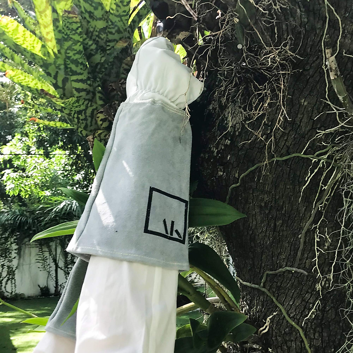 Rose Pruning Gloves Gauntlet Garden Gloves Leather Long Gardening Gloves for Women Rose Gloves Cut Proof Work Gloves White Garden Gloves for Rose Gardening Gloves Rose Bushes Ready to Plant Cowhide S