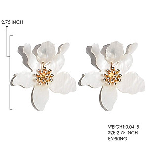 Boho Stud Earrings for Women - Chic Flower Statement Earrings with Gold Flower Bud, Great for Sister, Mom, Lover and Friends (White Flower)