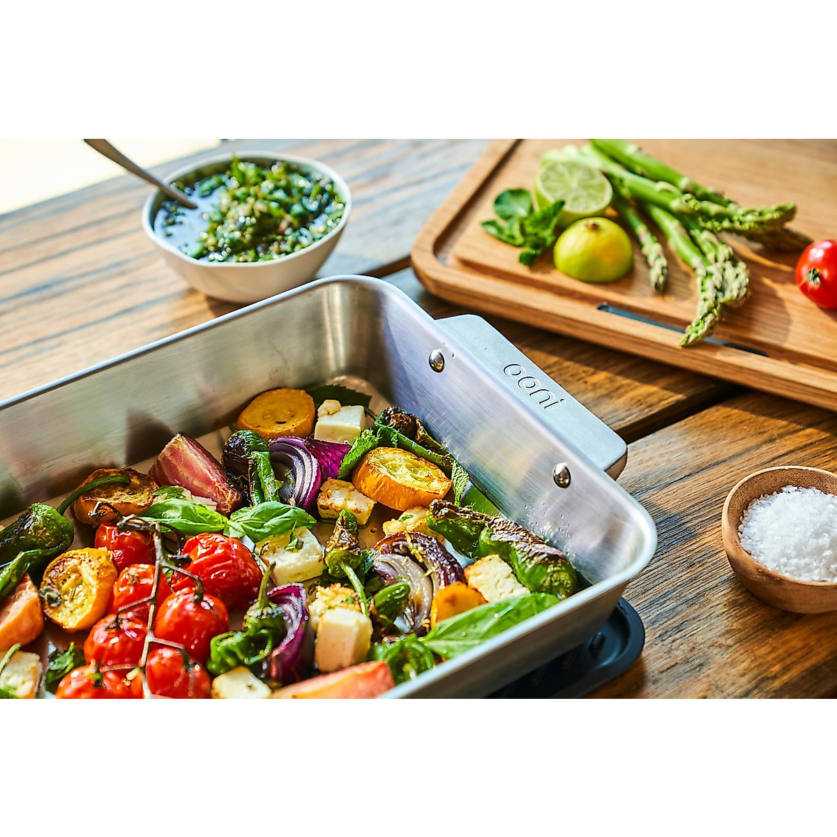 ooni Medium 15" x 10" Roasting Pan - Non Stick Stainless Steel Roasting Tray with Rack and Wooden Carving Meat Board, Ovensafe Cookware, Roaster Tin