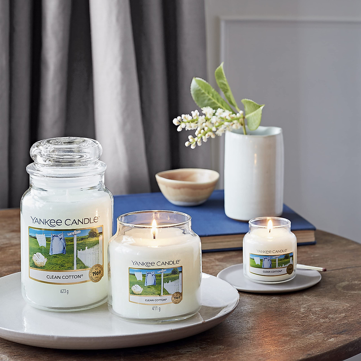 YANKEE CANDLE All is Bright Small Jar Candle, White