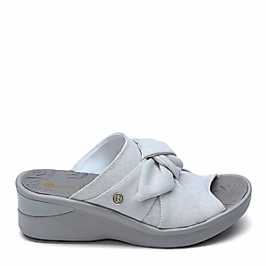 BZees Women's Smile Wedge Sandal, Cream, 8 M