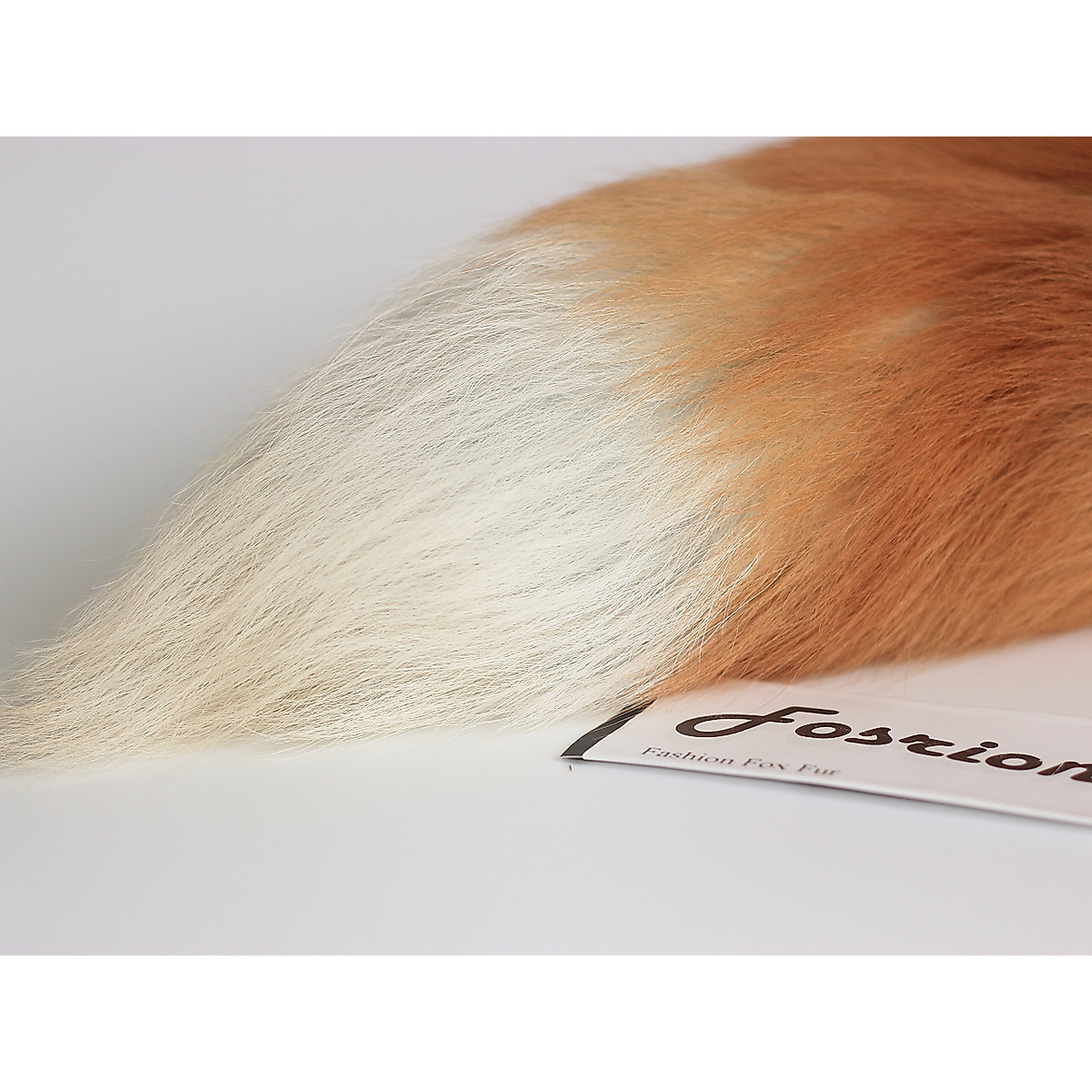 Golden Luxe: Genuine Silver Fox Tail Keychain Pendant in Rich Gold with White Tip – A Fashionable and Versatile Accessory